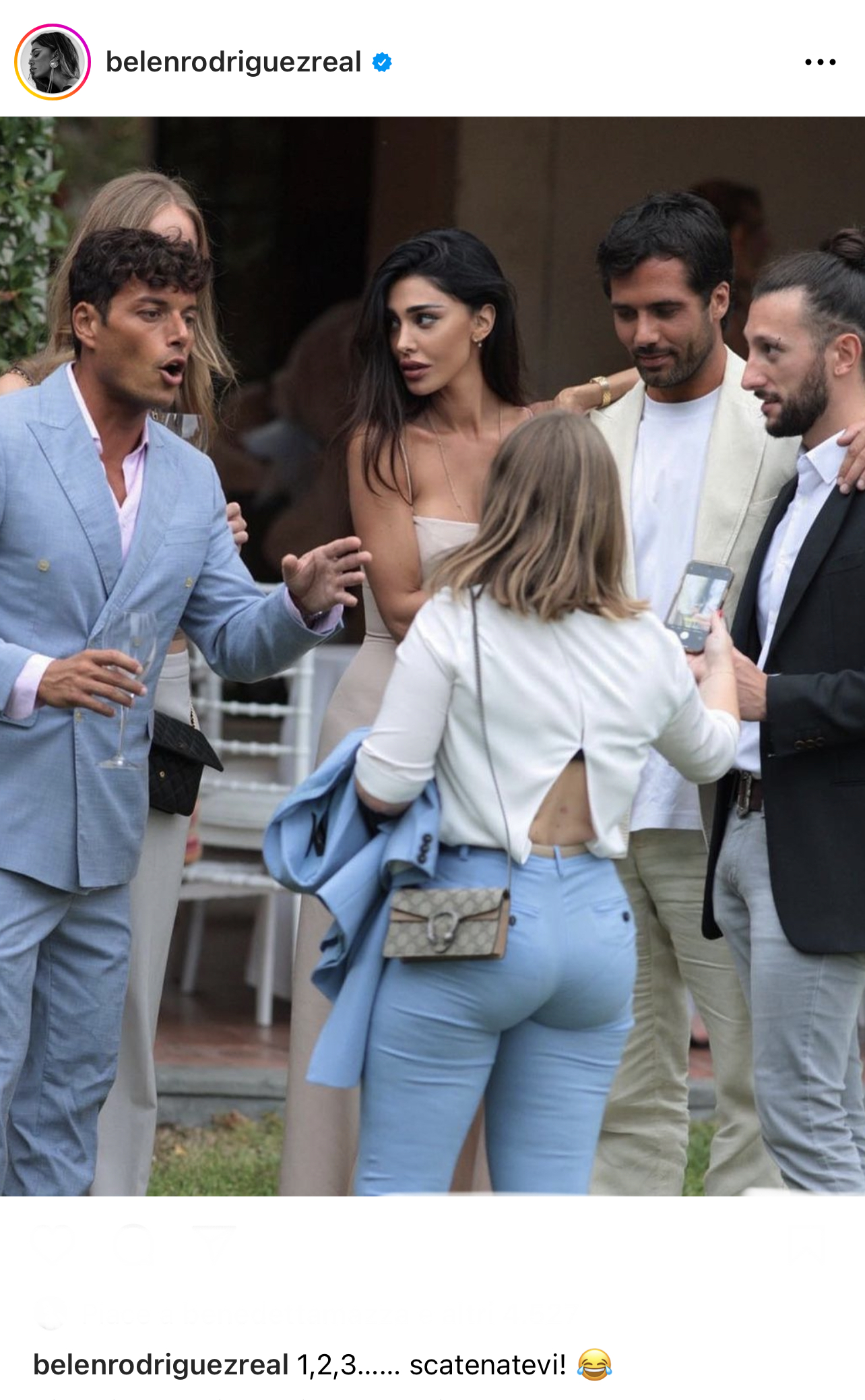 Belen Rodriguez esce allo scoperto con Elio e provoca i suoi fans ...